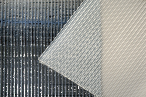 Cartón ondulado plástico - La alternativa al cartón ahora es resistente ...